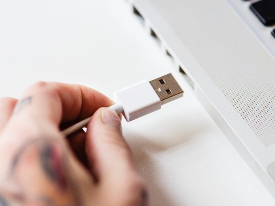 4 Amazing Facts About the History of USB Technology – Chargeasap